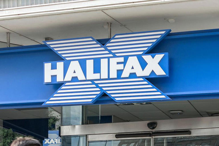 Halifax guidance issued as customer awaits DWP payment