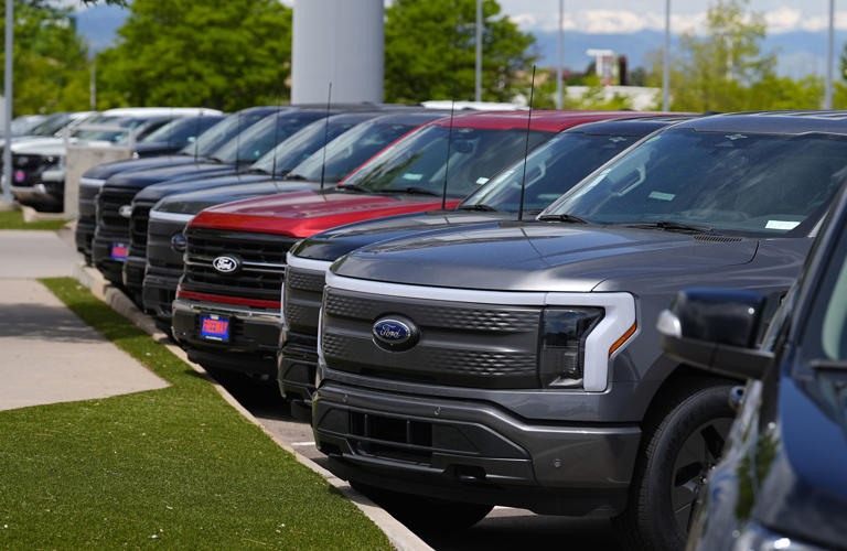 Ford stocks drops after automaker beats on Q4 results but issues muted ...