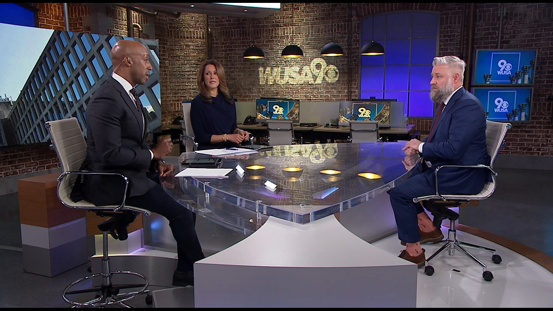 Federal worker buyout program: pros and cons