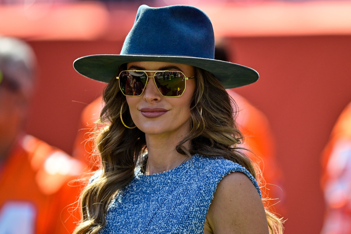 NFL Coach's 'Stunning' Wife Is Going Viral In New Orleans