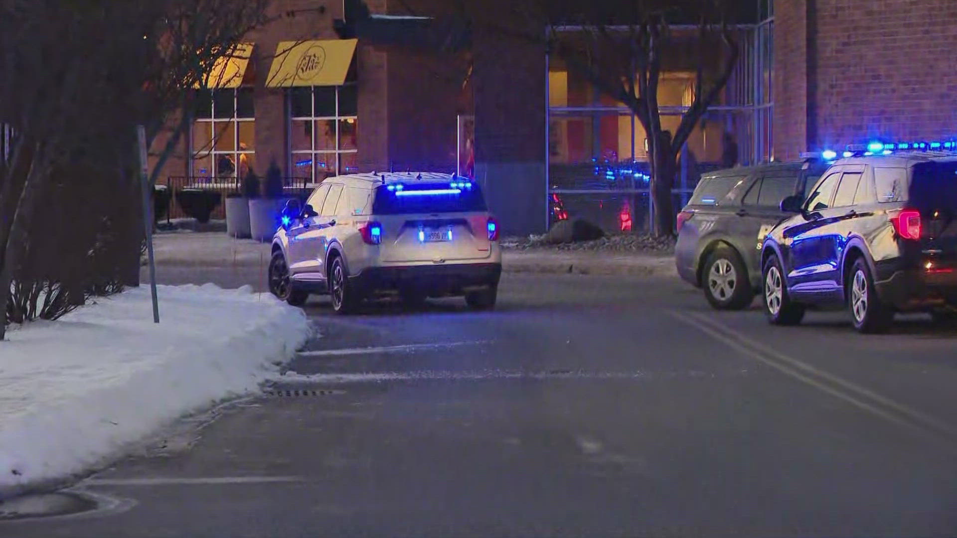 Police continue search for suspect in Maine Mall shooting incident