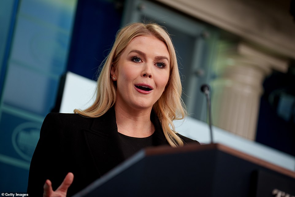 Walk in the Footsteps of America’s Pioneers: 8 Must-See Oregon Trail ...