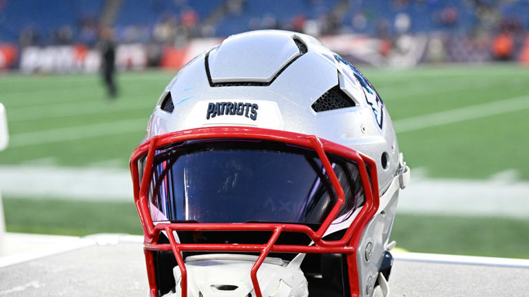 Patriots announce Mike Vrabel's coaching staff, which includes four ...