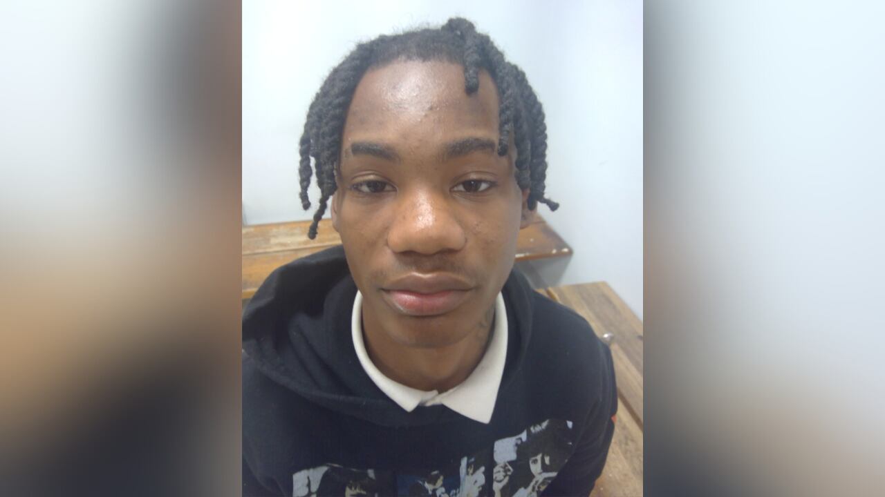 EBRSO: Woodlawn High student facing charges after allegedly sneaking ...