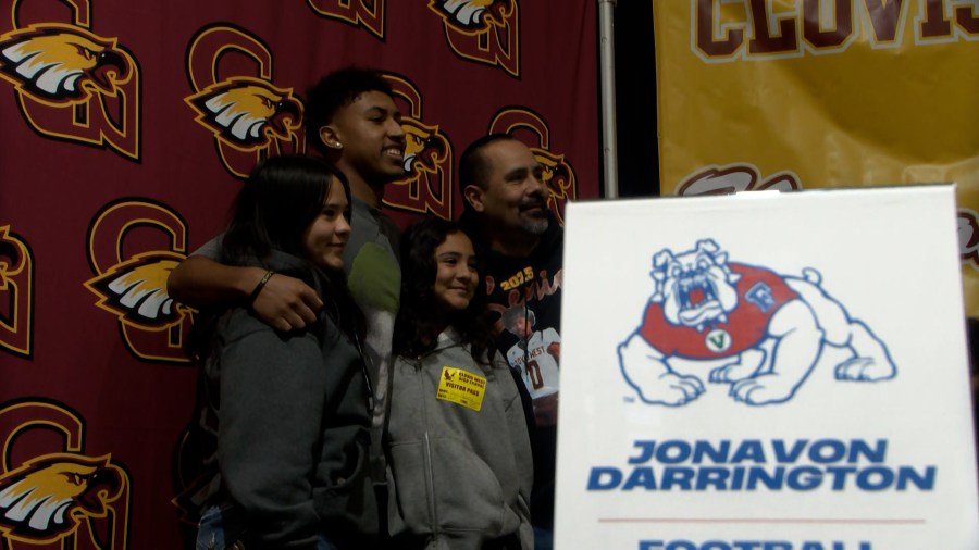 Clovis West’s Jonovan Darrington signs with Fresno State Football