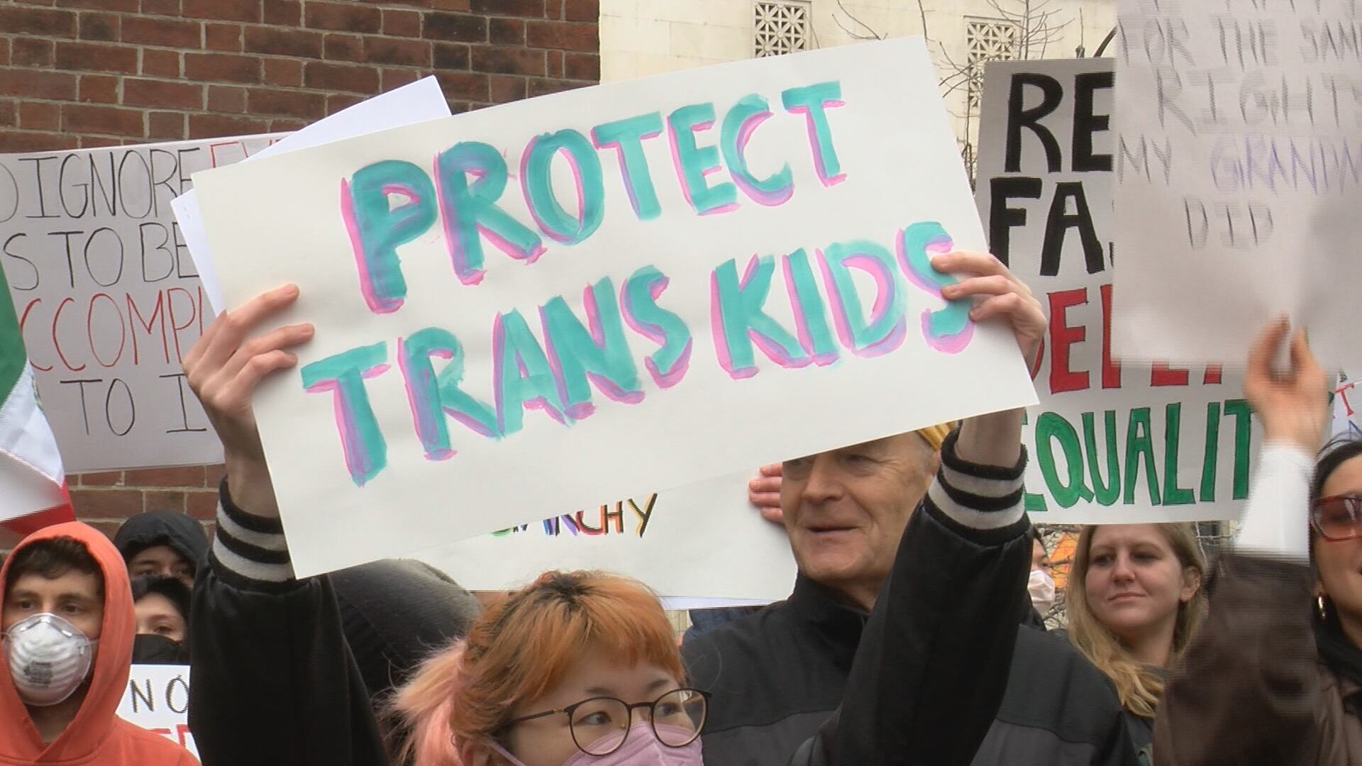 Hundreds gather at Virginia State Capitol to protest Trump policies