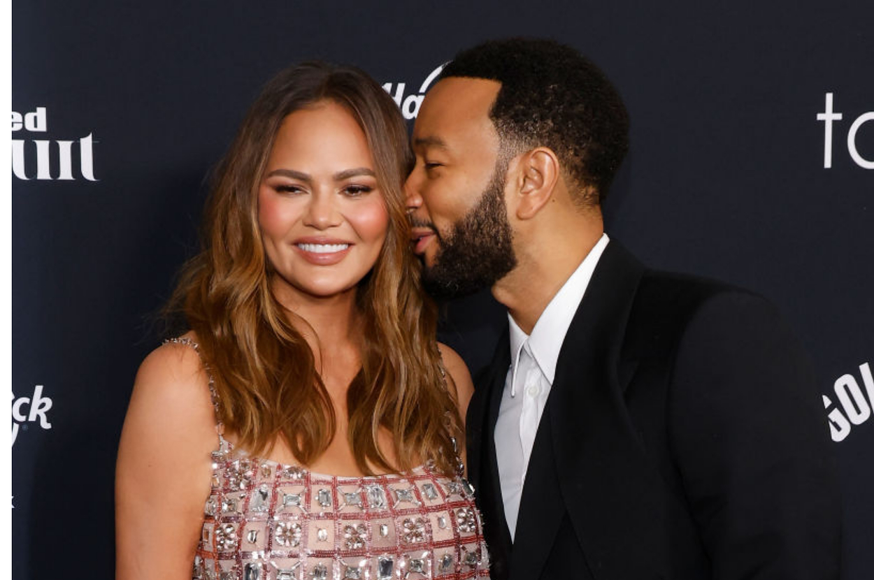 According To Experts, Happy Couples Hardly Ever Do These 8 Things