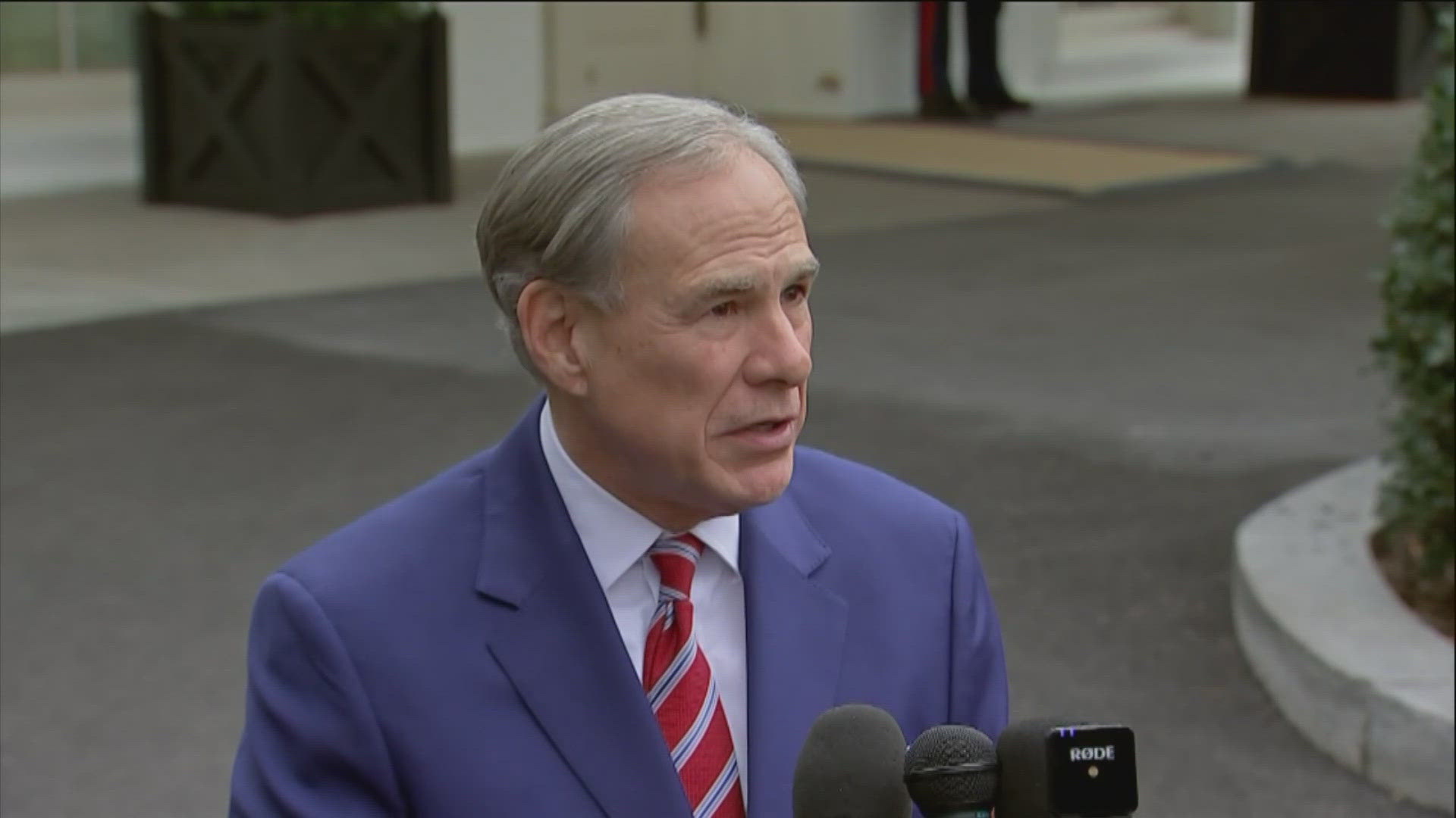 Texas Gov. Greg Abbott meets with President Donald Trump