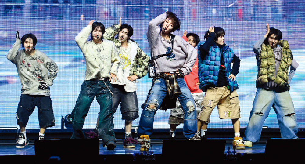 JYP 새 보이그룹 킥플립의 익숙한 매력