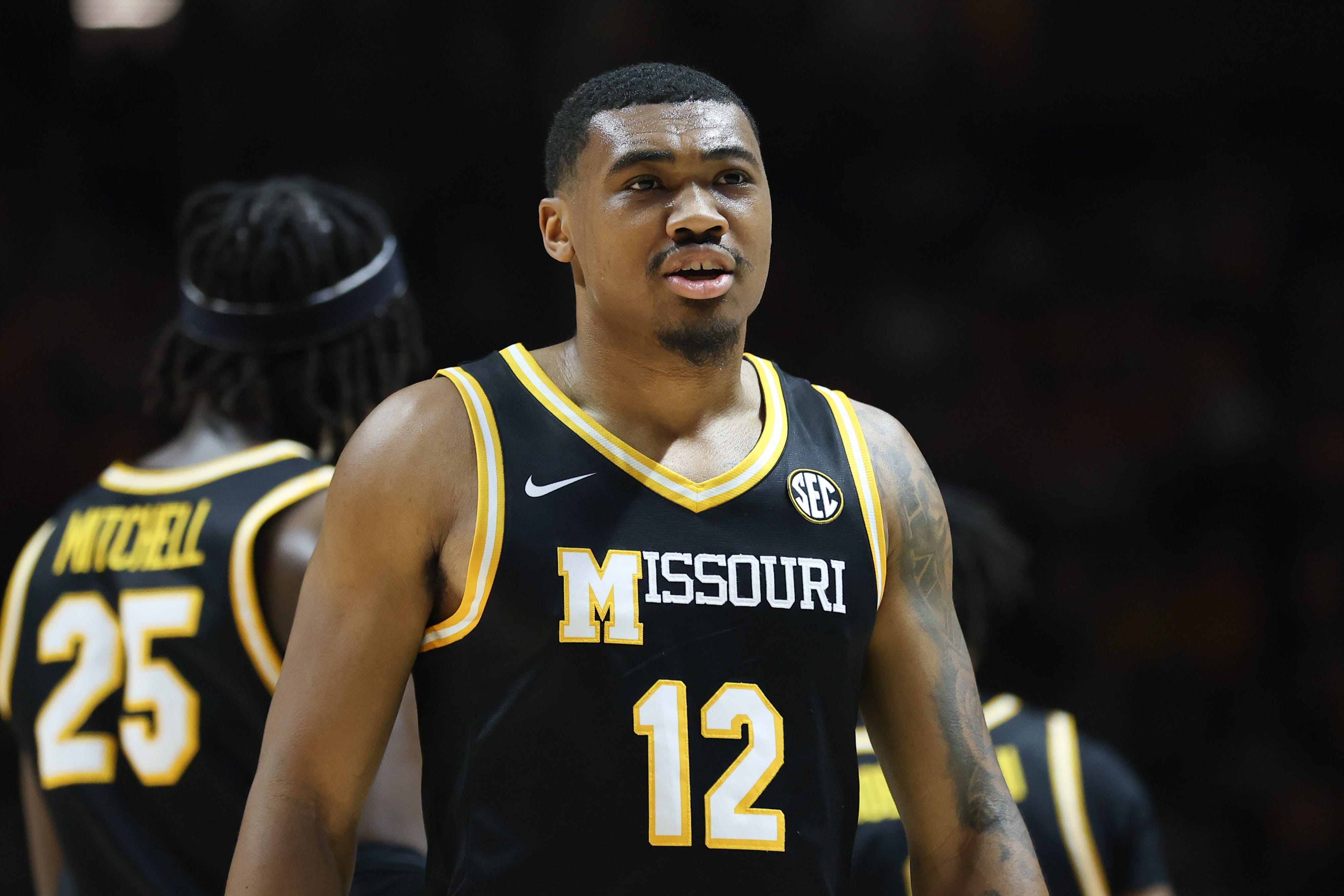 Missouri basketball score: Mizzou can’t hold on to double-digit lead ...