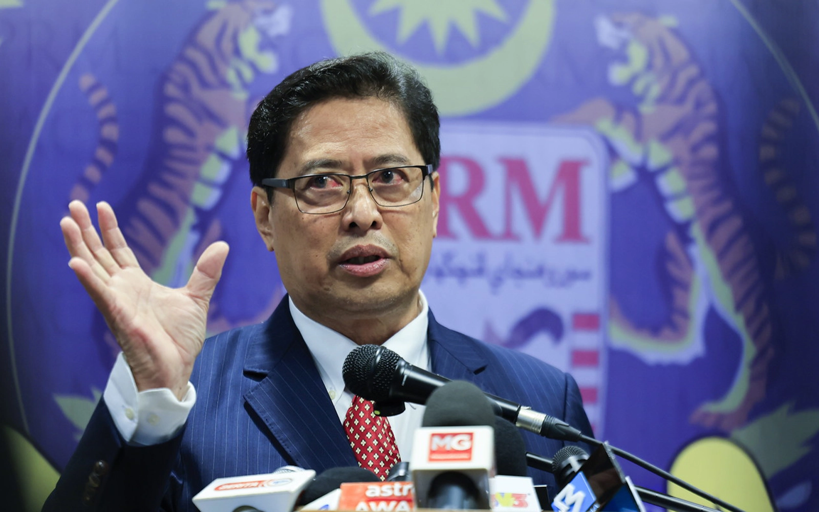 Don’t extend Azam’s contract as MACC chief, group urges govt