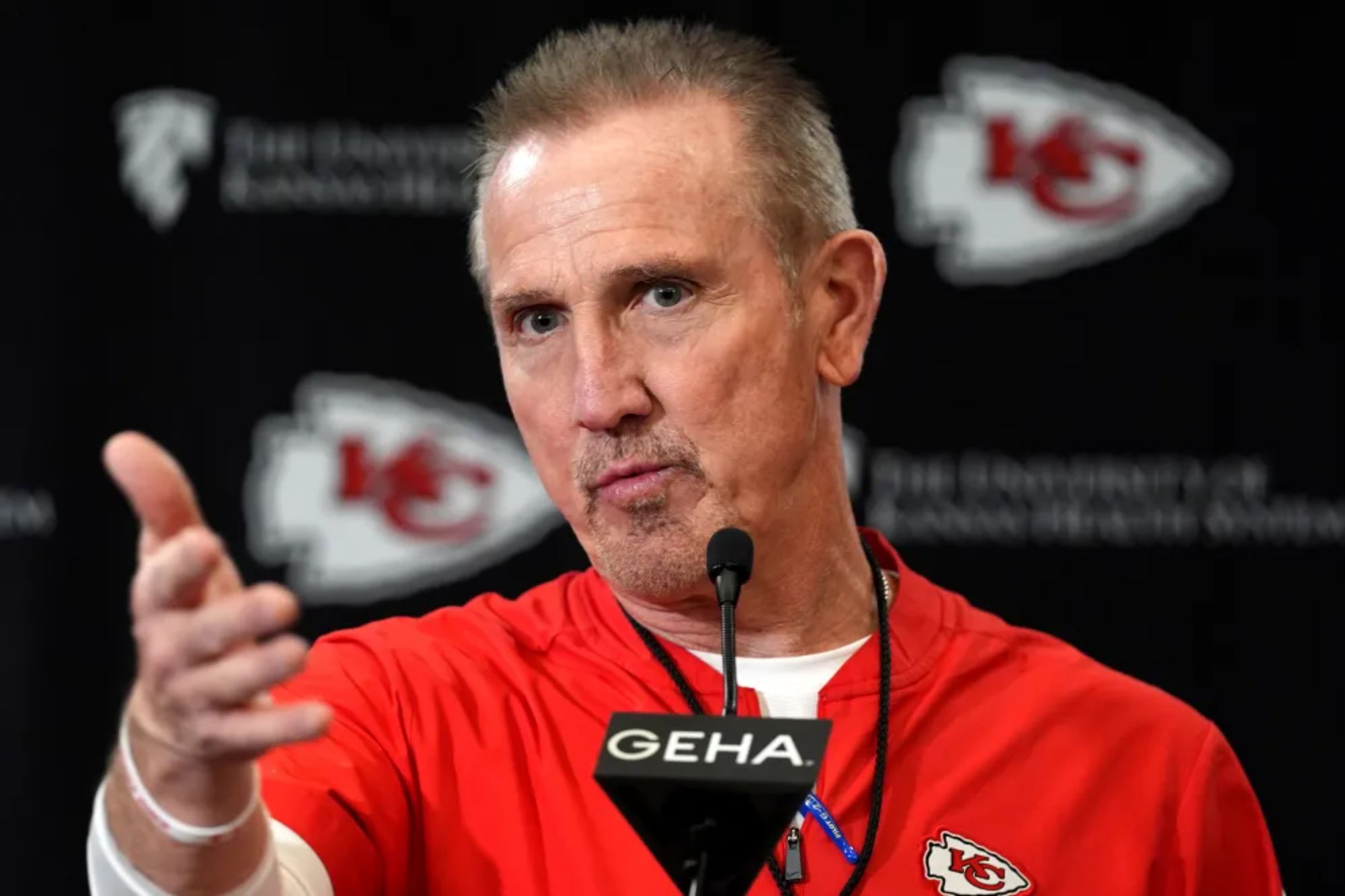 Chiefs rally around Steve Spagnuolo: ‘glue to this whole thing’