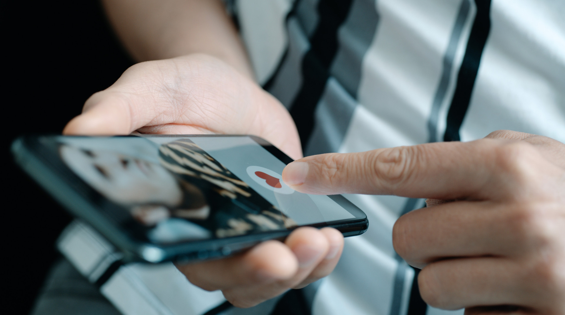 Online dating and the problem of option paralysis