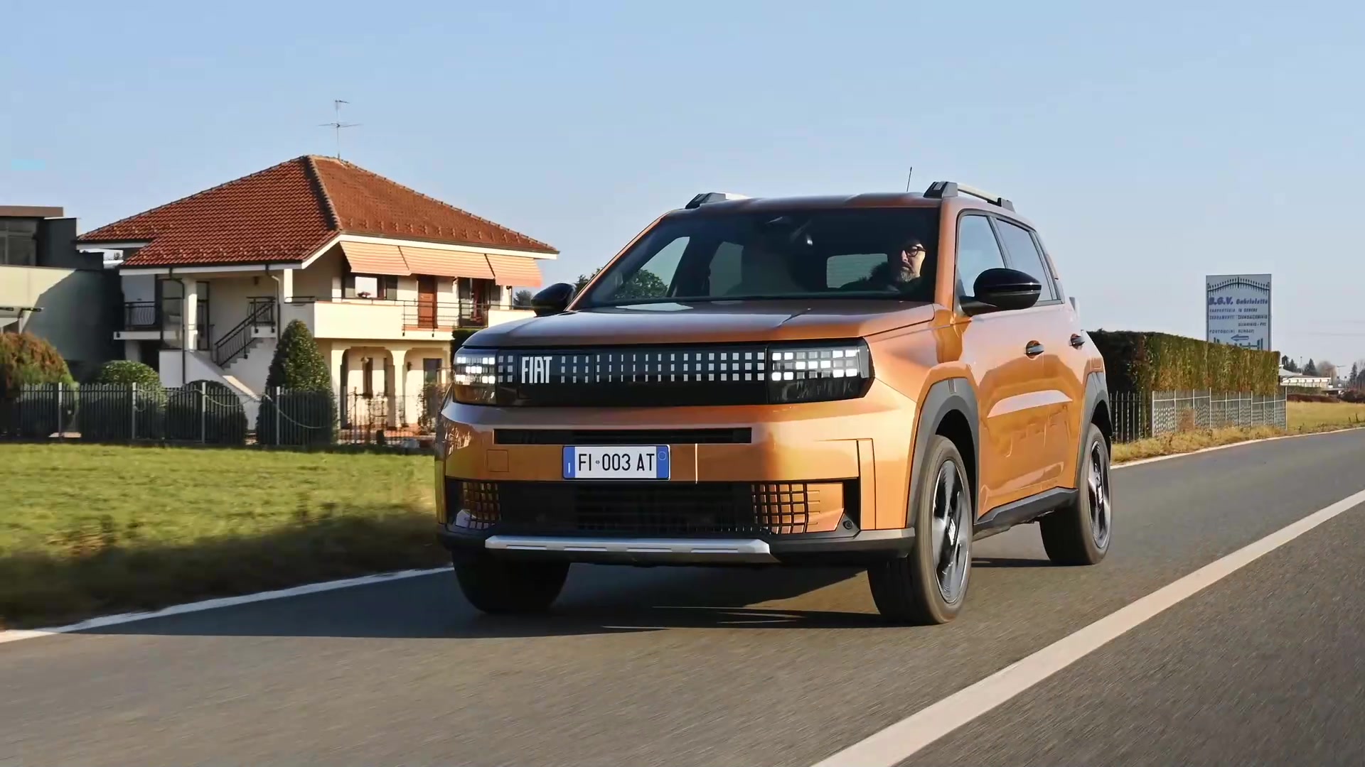 Fiat Grande Panda La Prima in Luna Bronze Driving Video