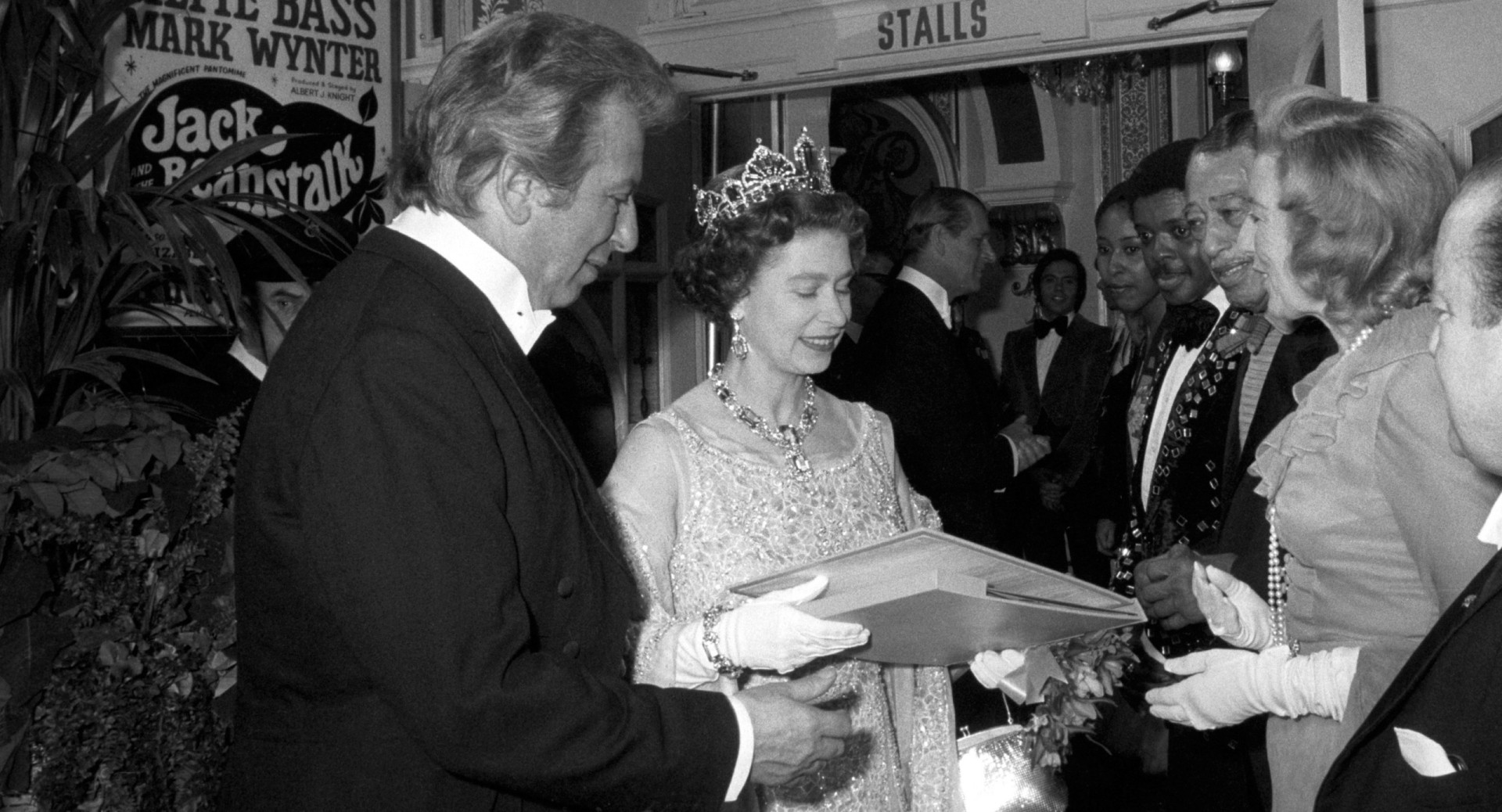 Fascinating photos of a young Queen Elizabeth II