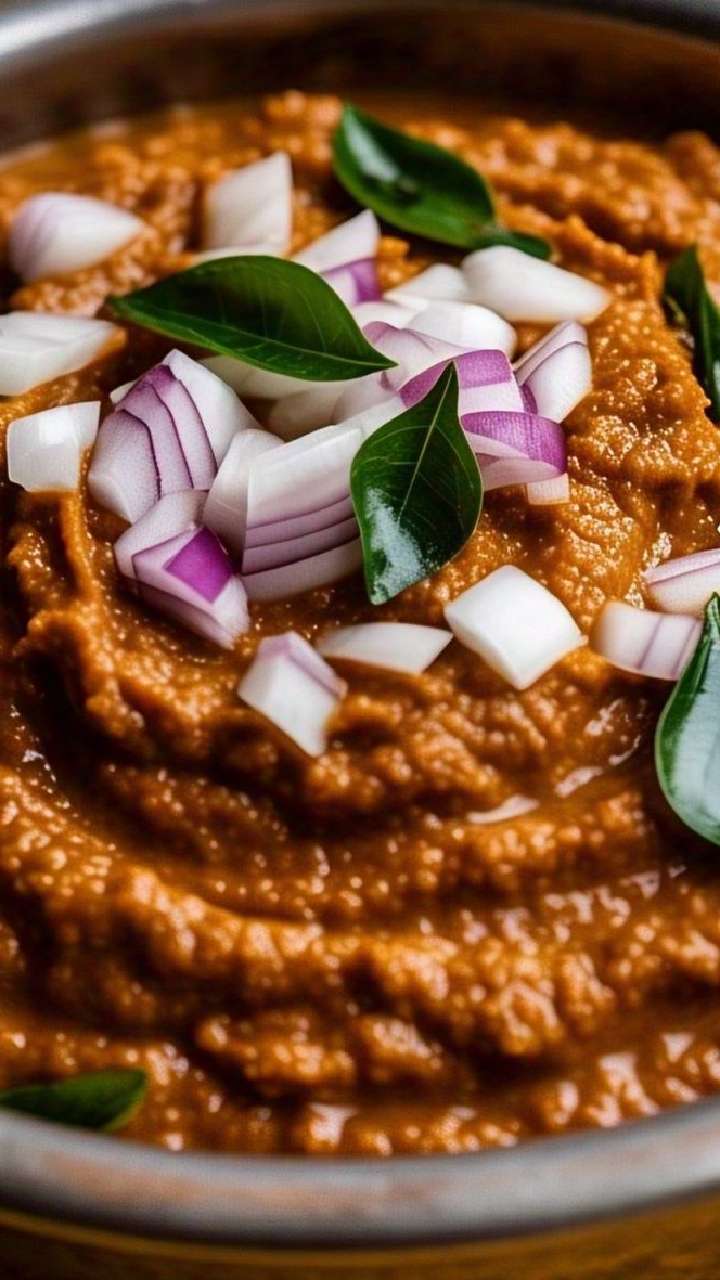 How To Make South Indian Style Onion Chutney At Home?
