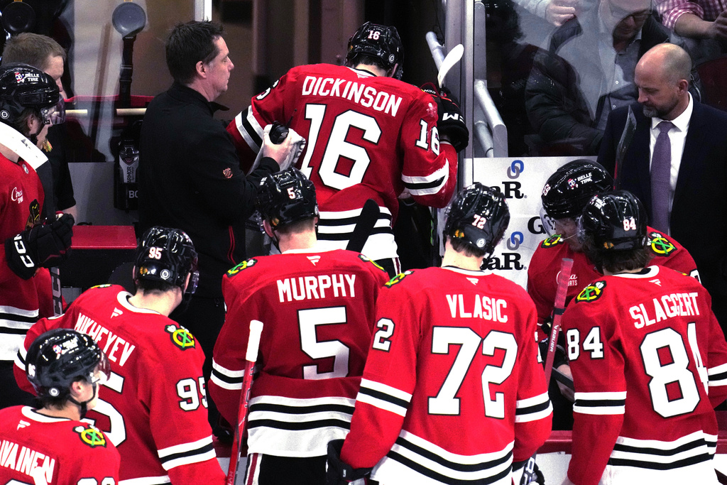 Chicago Blackhawks lose Jason Dickinson to leg injury