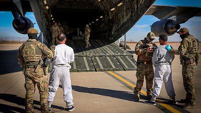 Als vorläufiger Aufenthaltsort: USA bringen erste Migranten nach Guantánamo