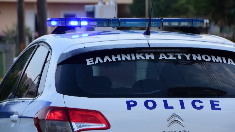 Μεσσήνη: 65χρονος έβαλε φωτιά σε περιπολικά έξω από το Αστυνομικό Τμήμα