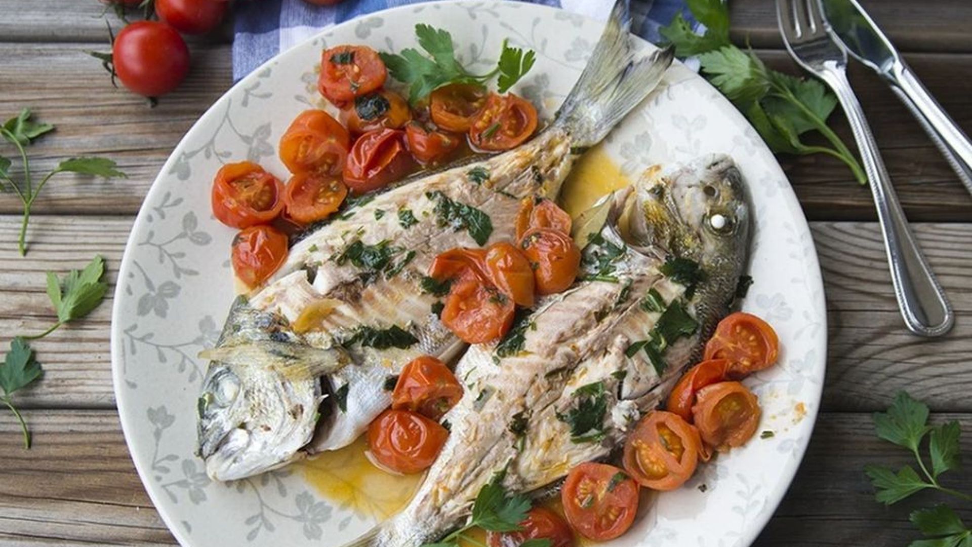 Come cucinare il pesce in padella: idee che fanno rima con gusto