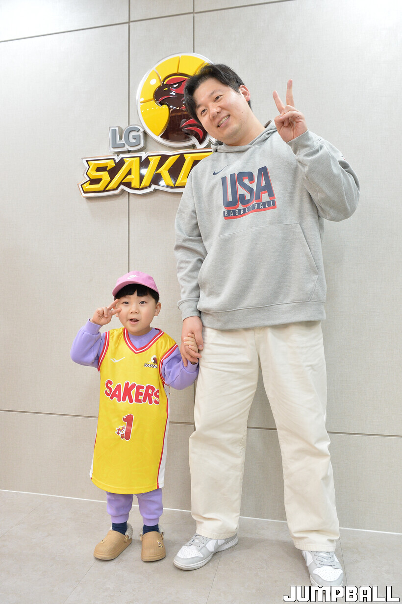 [프로농구화보] 타마요 21점, 마레이 18점 12리바운드 LG, KCC에 90-80 승리