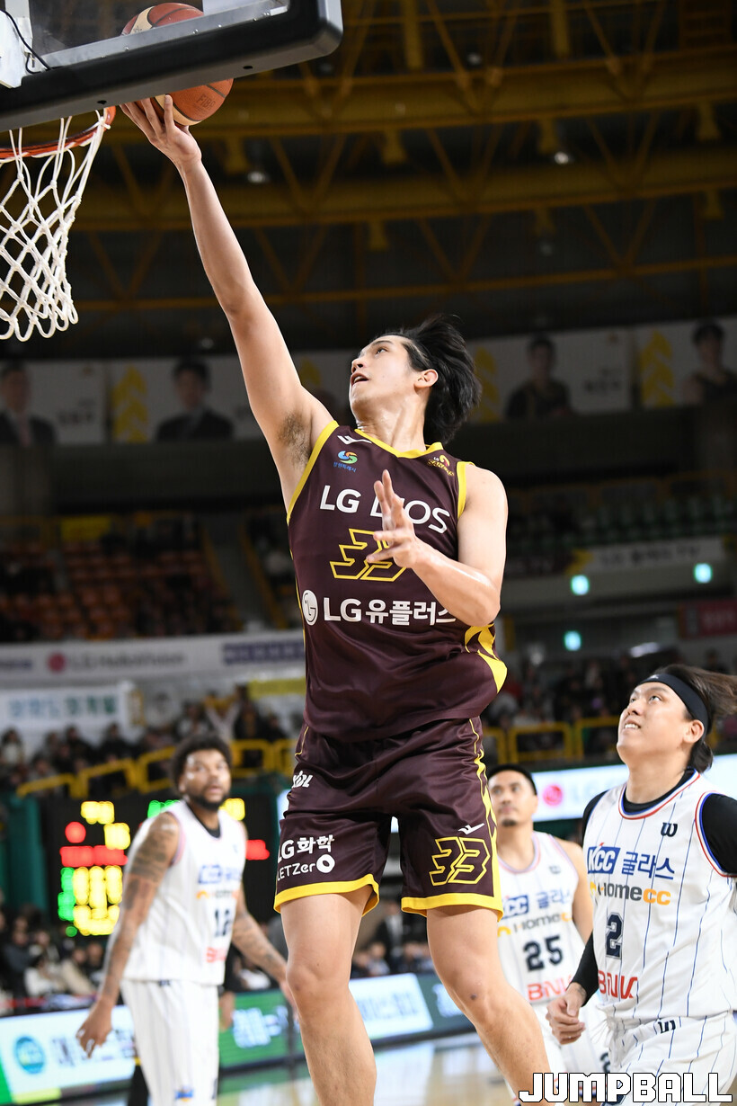 [프로농구화보] 타마요 21점, 마레이 18점 12리바운드 LG, KCC에 90-80 승리