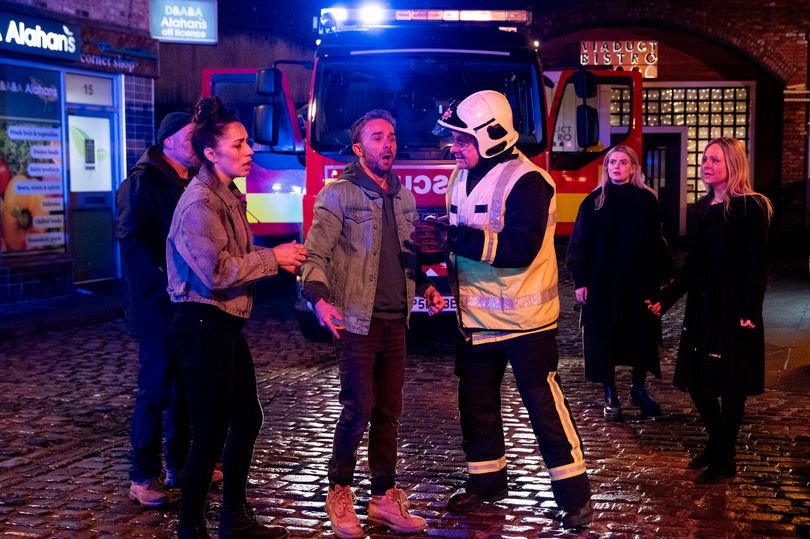 Coronation Street fans spot 'real culprit' after dramatic Platt house fire