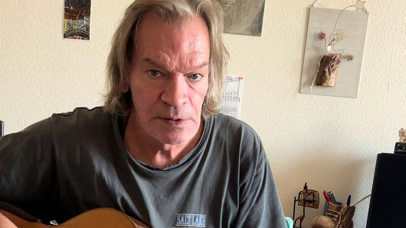 Russian musician dies after falling during police raid