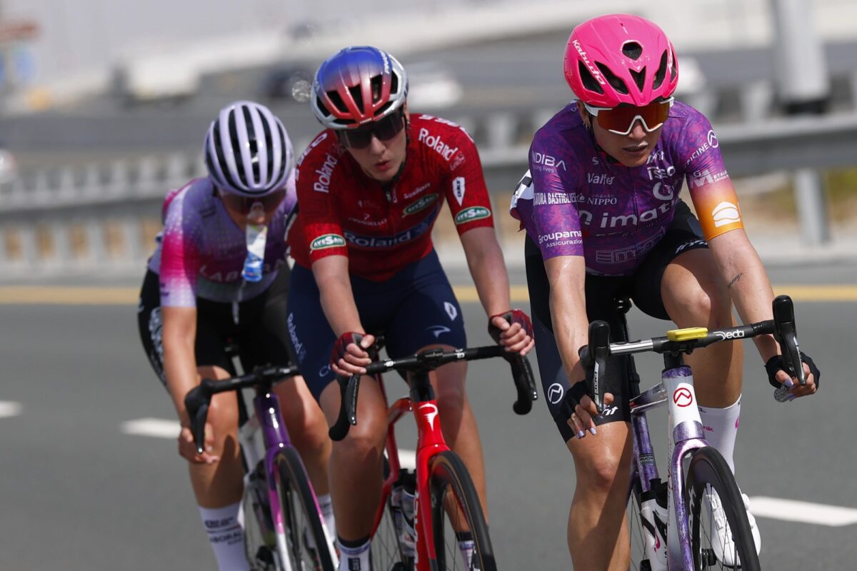 Lorena Wiebes verslaat Charlotte Kool en Nienke Veenhoven in ...