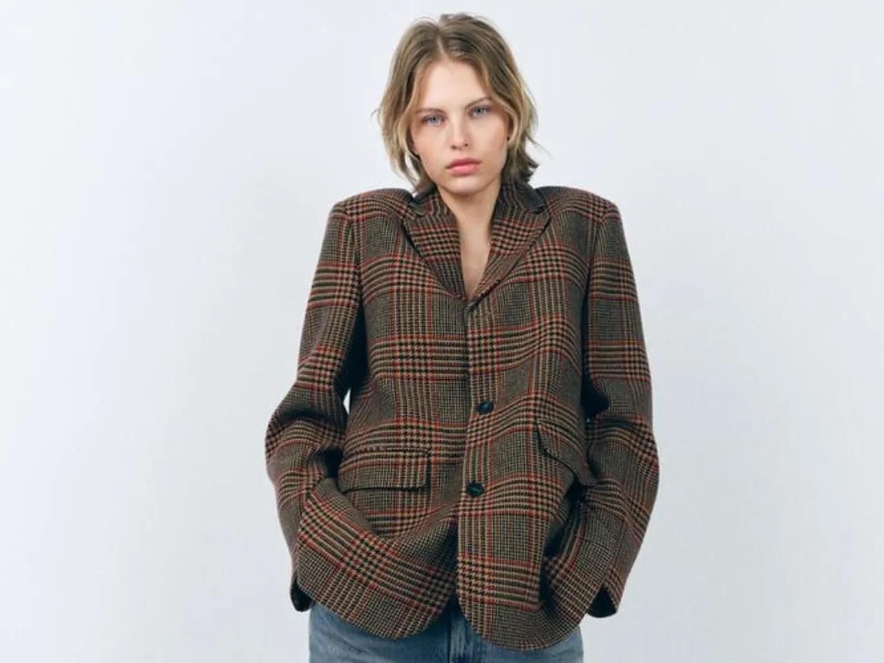 The checked blazer from Zara's sales is pure royal style and a must for ...
