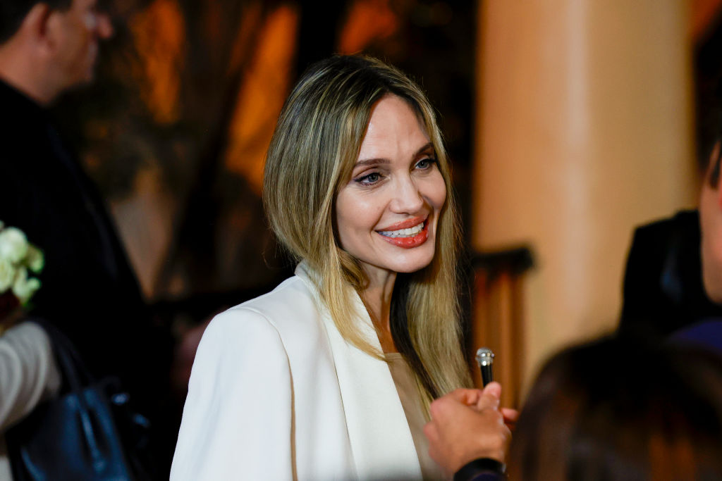 'They're All Worried': Angelina Jolie's Kids Step In Amid Growing ...