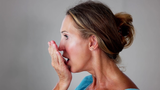 Mundgeruch als mögliches Symptom: Was Mandelsteine über Ihre Gesundheit ...