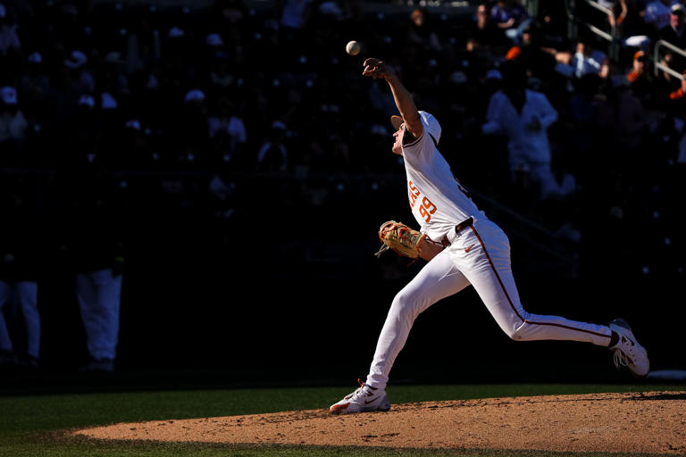 Texas baseball off to best start since 2005 after securing Santa Clara ...