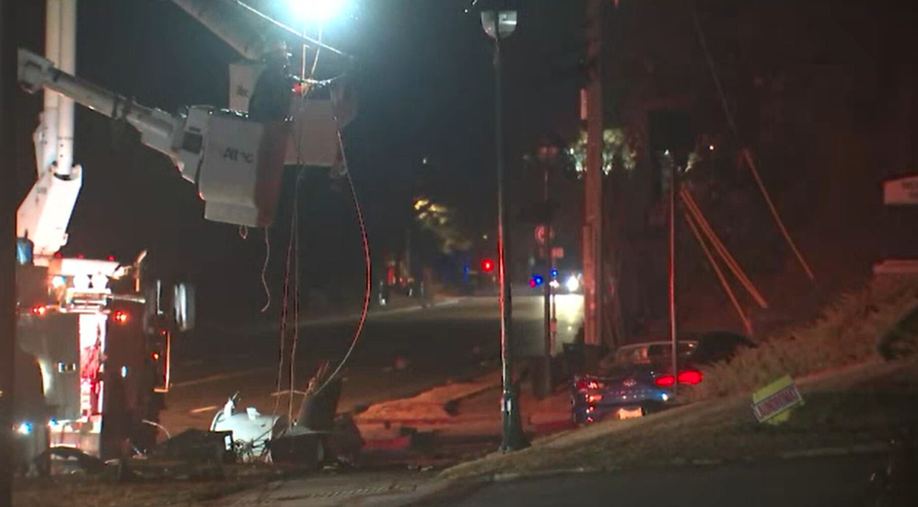 Car hits power pole in Sandy Springs, briefly knocks out power for over ...
