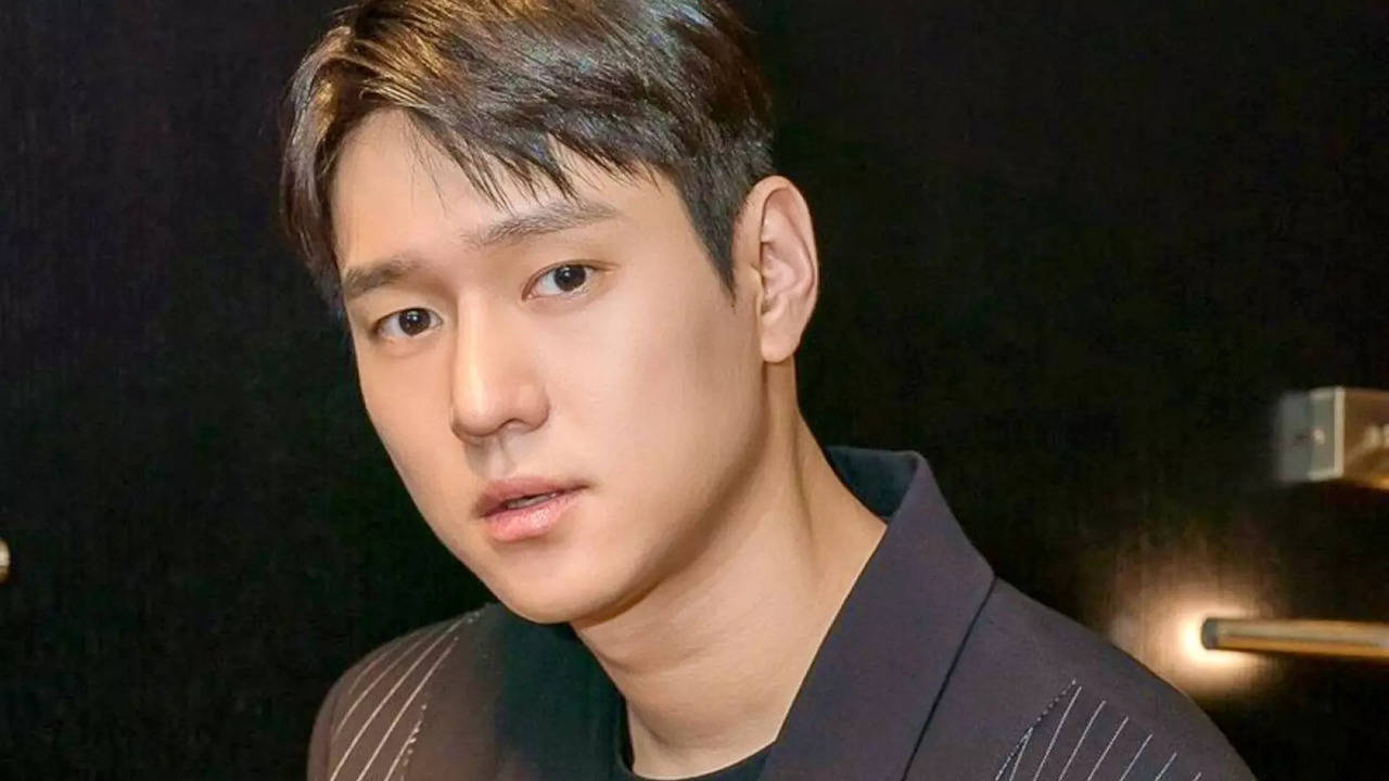 Is Go Kyung-Pyo Dating Non-Celebrity Woman For 3 Years? He's What His ...