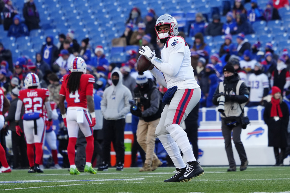 Ex-Patriots Quarterback Predicted to Sign With Las Vegas Raiders