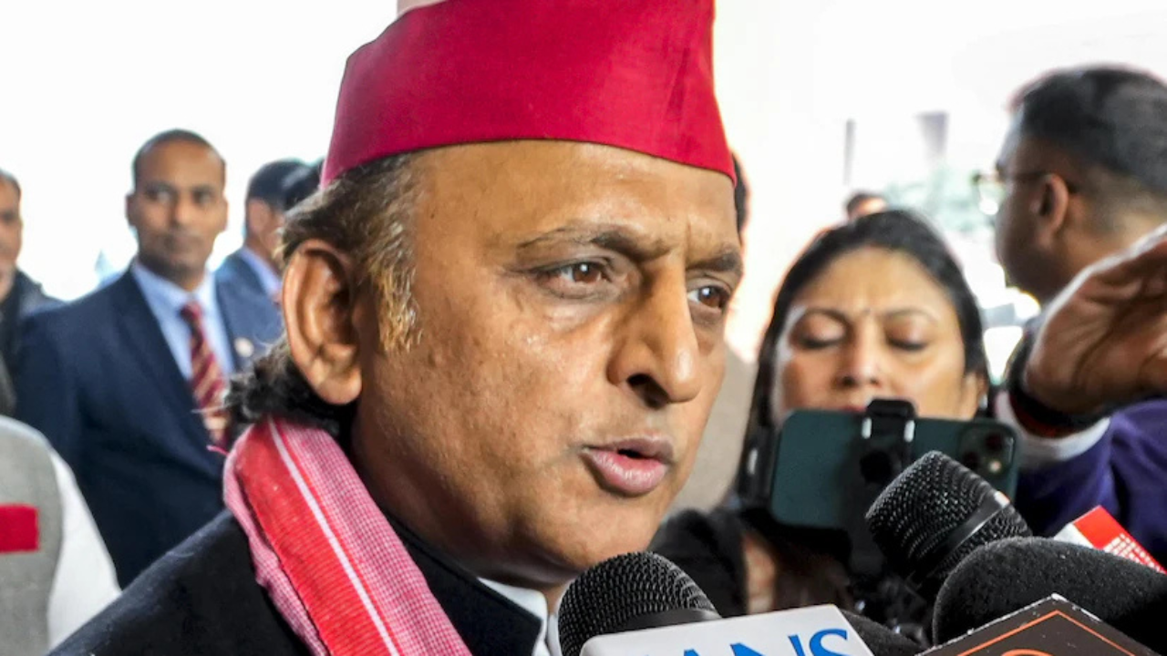 Akhilesh Yadav ask BJP leaders to take holy dip at Maha Kumbh for ...