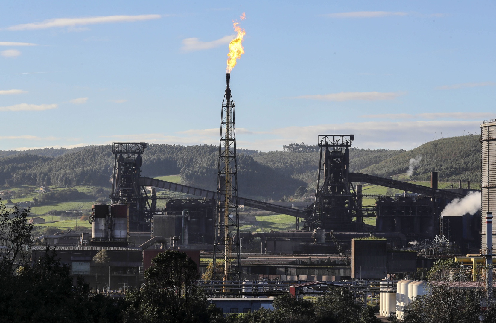 ArcelorMittal gana 1.289 millones de euros en 2024 y afronta 2025 con ...