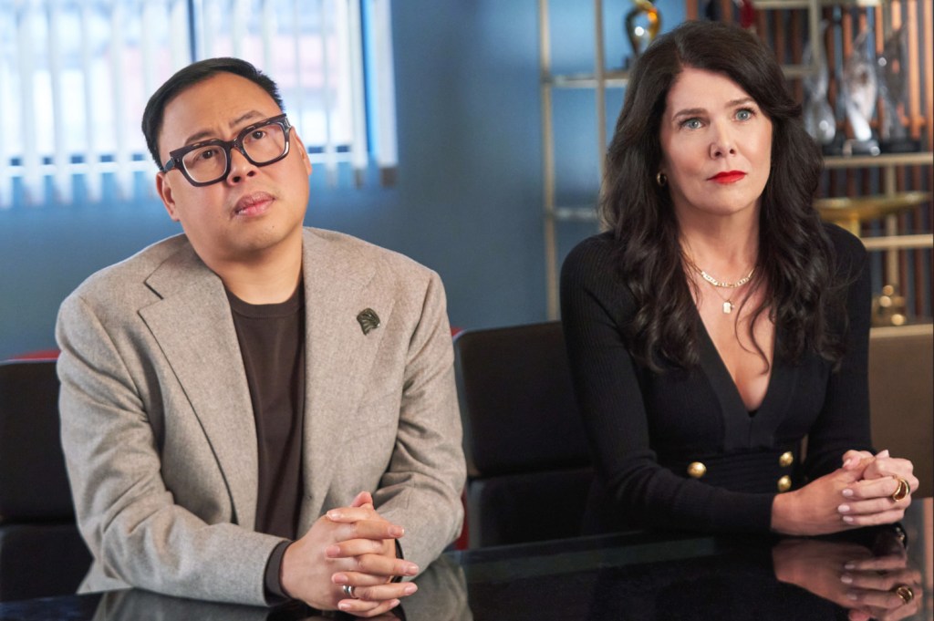 ‘The Z-Suite' Review: Lauren Graham Gets Stranded in Tubi's Tiresome Generation Gap Comedy