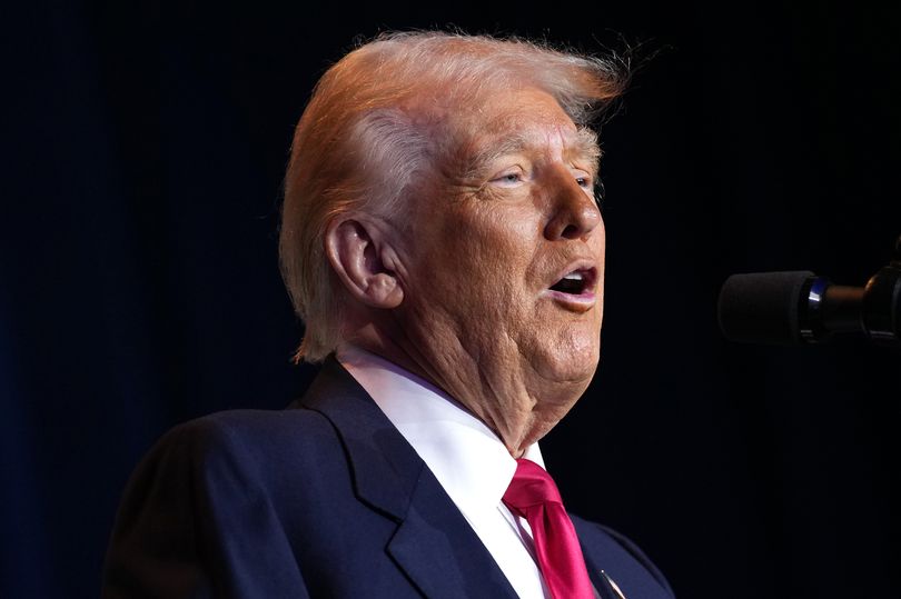 Startling Trump images show difference between fake tanned face and ...