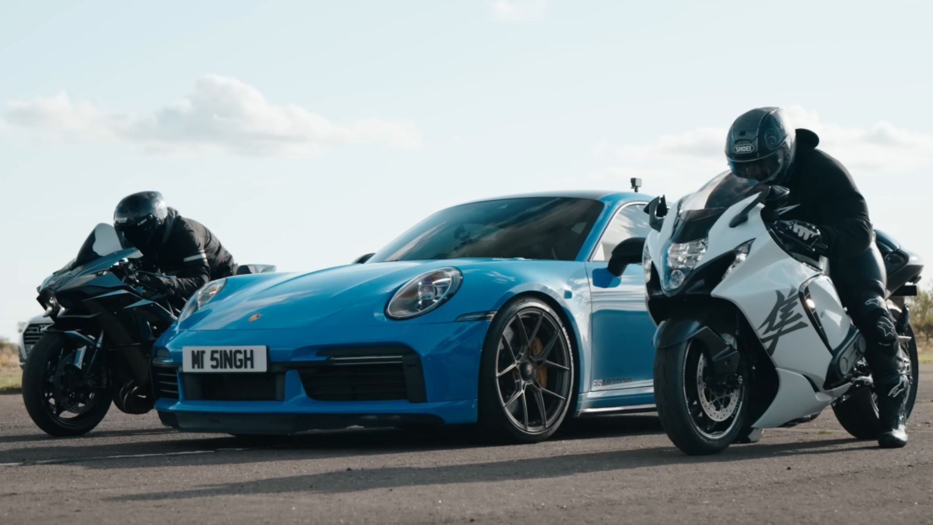 Porsche 911 Turbo S Races Hayabusa, Ninja H2 With Surprising Results