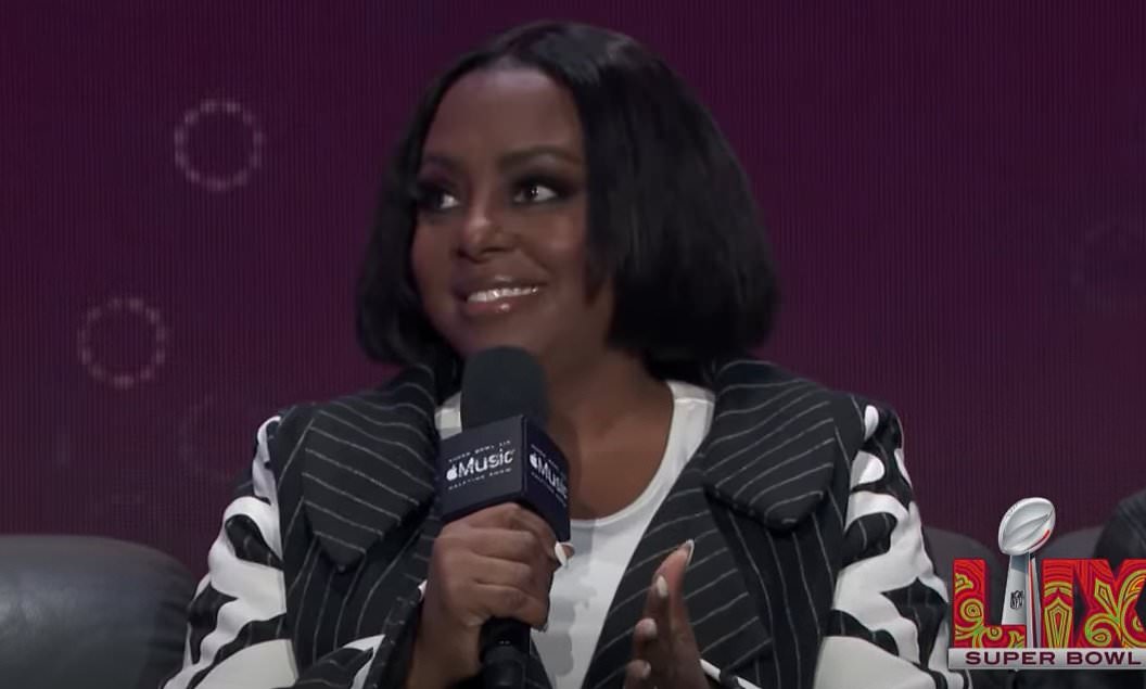 Super Bowl black national anthem singer chokes up at press conference ...