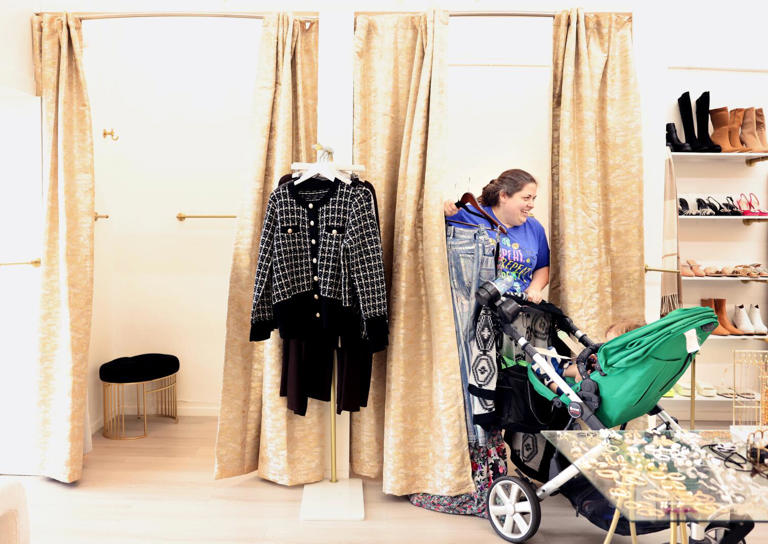 Plus-size fire evacuees struggled to find new clothes. This Burbank ...