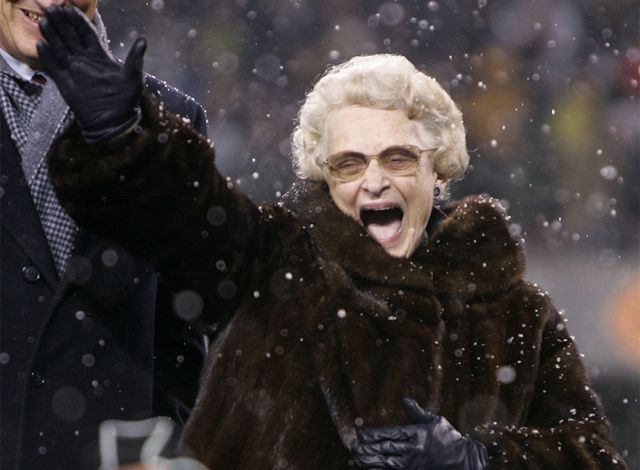 Virginia Halas McCaskey, Chicago Bears Owner, Dies at 102