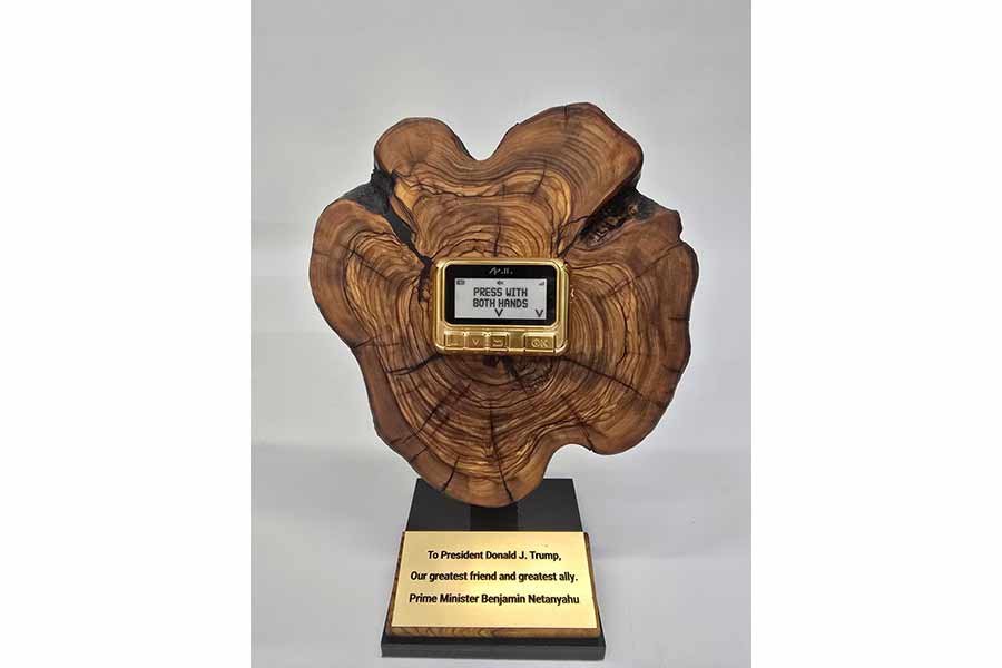 Netanyahu gifted Trump a golden pager during their meeting in Washington