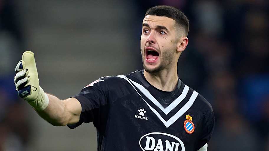 Arsenal resurrect interest in goalkeeper target