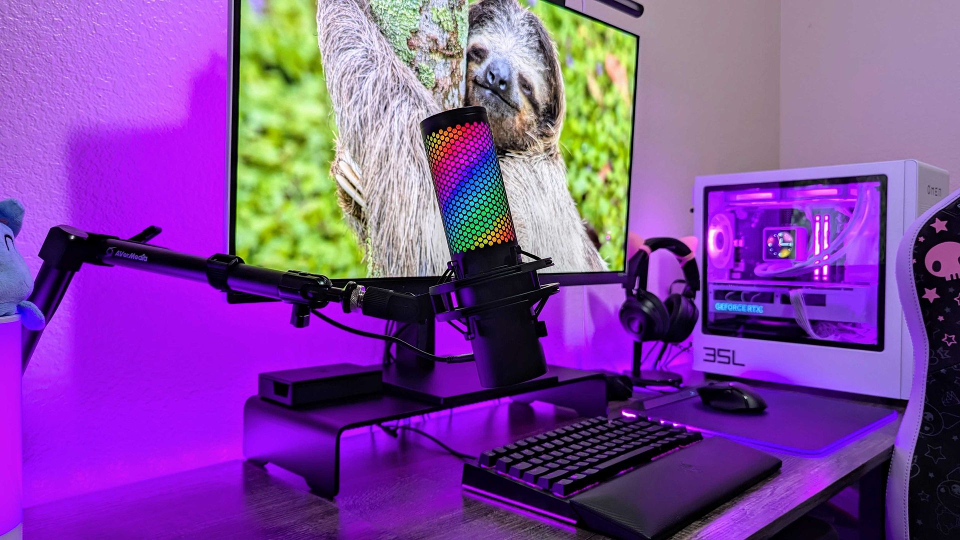 HyperX's flagship microphone records ridiculously nice audio and looks ...