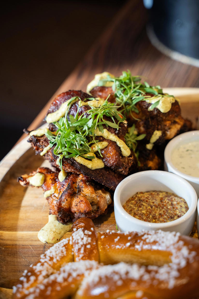 Best restaurants for Super Bowl food, drink specials in Palm Beach County