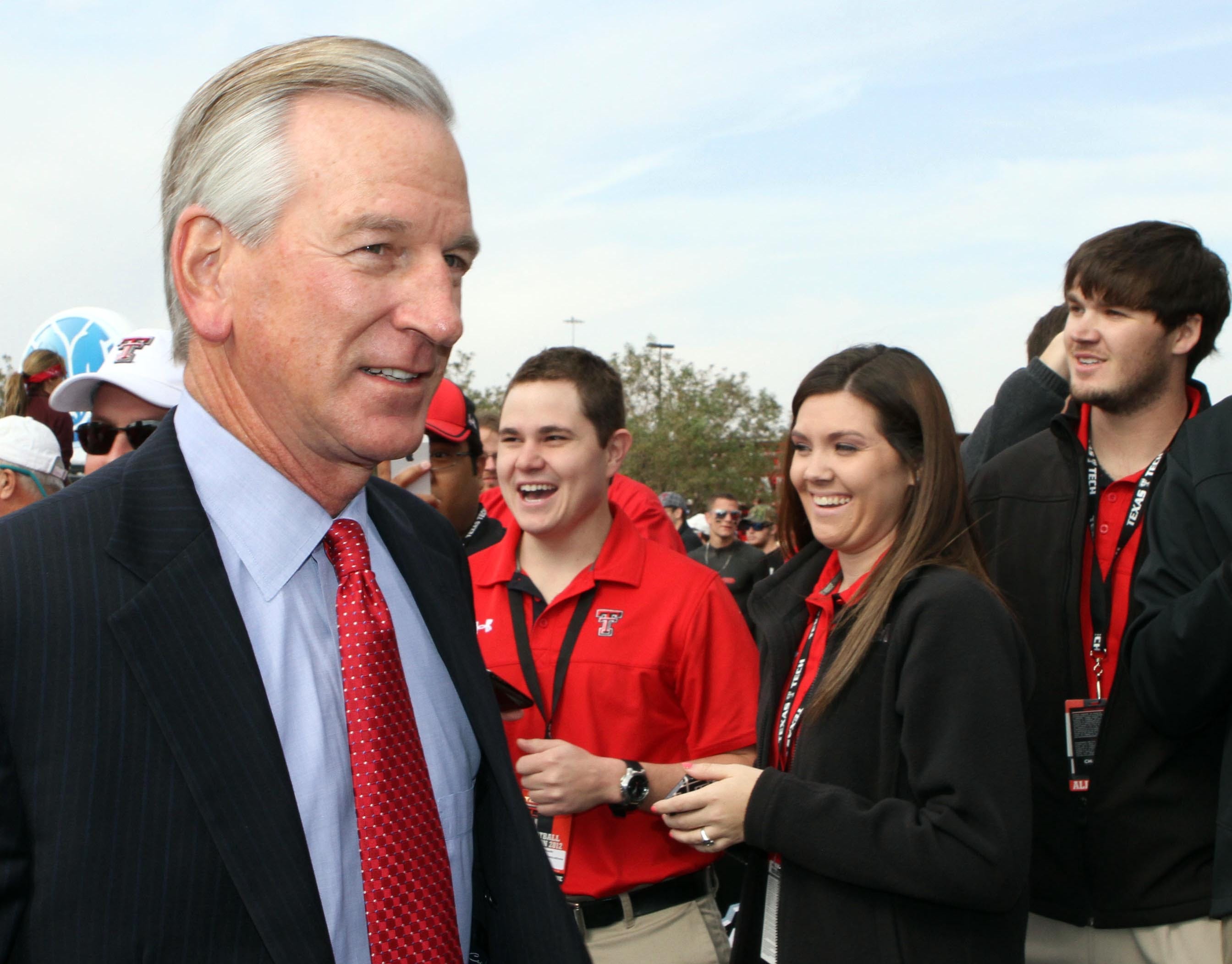 Patrick Mahomes shuts down Tommy Tuberville's lies about recruiting him ...