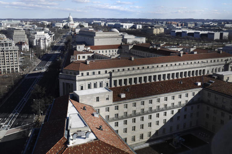 Judge Pauses Deadline for Federal Worker Buyout Offer